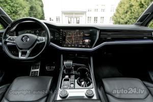 Melns Volkswagen Touareg 2018 Pērnava, ar dzinēja tilpumu 3.00 L un nobraukumu 189 tūkst. km par 31950 €, foto 16 vietnē AUTOMOTO.COM.LV
