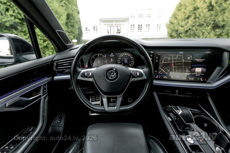 Melns Volkswagen Touareg 2018 Pērnava, ar dzinēja tilpumu 3.00 L un nobraukumu 189 tūkst. km par 31950 €, foto 18 vietnē AUTOMOTO.COM.LV