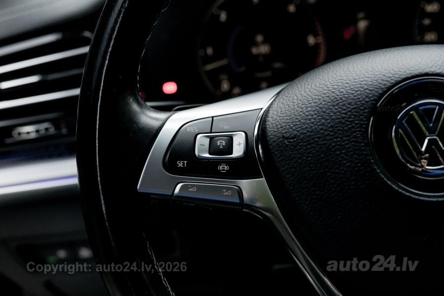 Melns Volkswagen Touareg 2018 Pērnava, ar dzinēja tilpumu 3.00 L un nobraukumu 189 tūkst. km par 31950 €, foto 29 vietnē AUTOMOTO.COM.LV