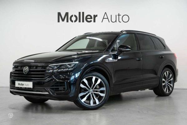Black Volkswagen Touareg 2019 in Vilnius, with an engine capacity of 3.00 L and mileage of 141 thousand km for 38400 €, photo 1 on AUTOMOTO.COM.LV