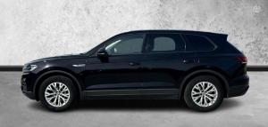 Black Volkswagen Touareg 2019 in Vilnius, with an engine capacity of 2.97 L and mileage of 182 thousand km for 32500 €, photo 4 on AUTOMOTO.COM.LV