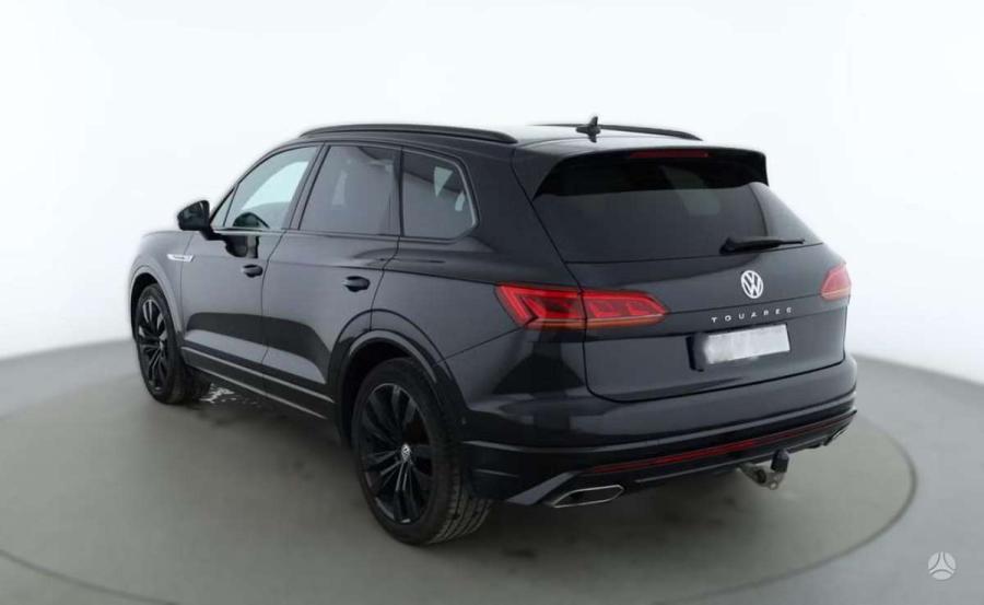 Melns Volkswagen Touareg 2019 Viļņa, ar dzinēja tilpumu 2.97 L un nobraukumu 140 tūkst. km par 44200 €, foto 4 vietnē AUTOMOTO.COM.LV