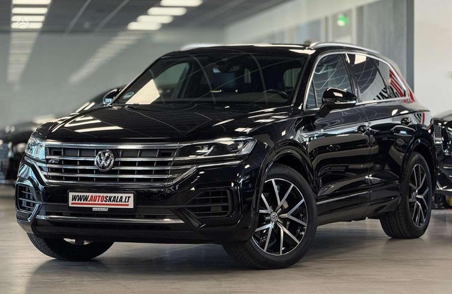 Black Volkswagen Touareg 2019 in Klaipeda, with an engine capacity of 2.97 L and mileage of 269 thousand km for 33950 €, photo 22 on AUTOMOTO.COM.LV