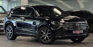 Black Volkswagen Touareg 2019 in Klaipeda, with an engine capacity of 2.97 L and mileage of 269 thousand km for 33950 €, photo 28 on AUTOMOTO.COM.LV