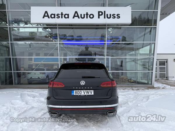Black Volkswagen Touareg 2019 in Tartu, with an engine capacity of 3.00 L and mileage of 211 thousand km for 27990 €, photo 5 on AUTOMOTO.COM.LV
