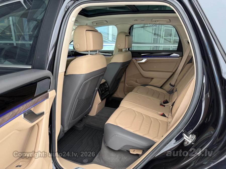 Melns Volkswagen Touareg 2019 Tartu, ar dzinēja tilpumu 3.00 L un nobraukumu 211 tūkst. km par 27990 €, foto 8 vietnē AUTOMOTO.COM.LV