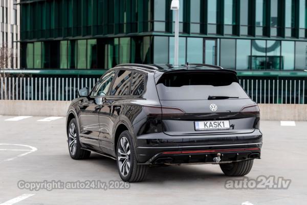 Melns Volkswagen Touareg 2019 Tallina, ar dzinēja tilpumu 3.00 L un nobraukumu 150 tūkst. km par 45000 €, foto 5 vietnē AUTOMOTO.COM.LV