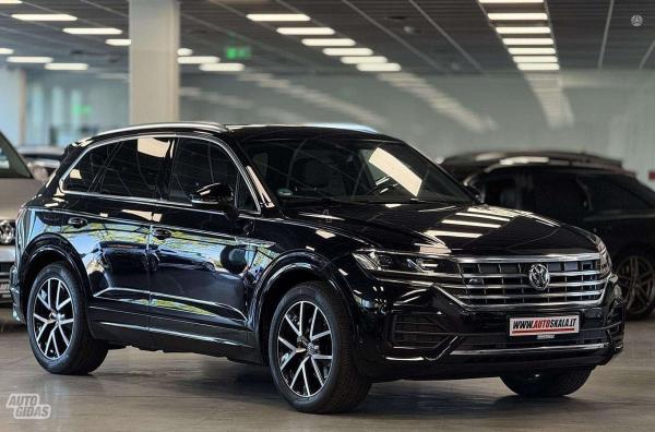 Melns Volkswagen Touareg 2019 Klaipėda, ar dzinēja tilpumu 3.00 L un nobraukumu 269 tūkst. km par 32950 €, foto 3 vietnē AUTOMOTO.COM.LV