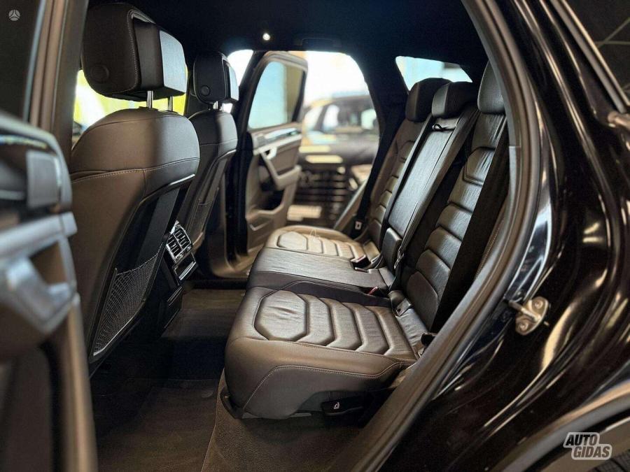 Melns Volkswagen Touareg 2019 Klaipėda, ar dzinēja tilpumu 3.00 L un nobraukumu 269 tūkst. km par 32950 €, foto 9 vietnē AUTOMOTO.COM.LV
