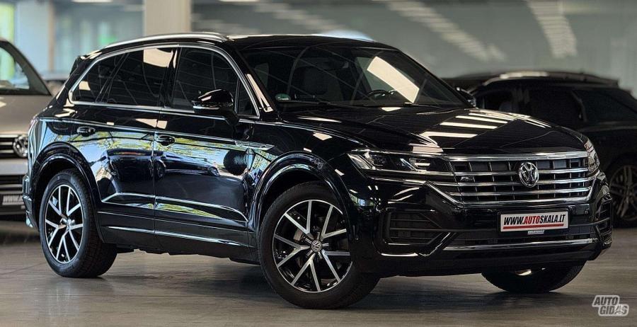 Melns Volkswagen Touareg 2019 Klaipėda, ar dzinēja tilpumu 3.00 L un nobraukumu 269 tūkst. km par 32950 €, foto 24 vietnē AUTOMOTO.COM.LV