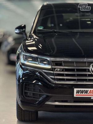 Melns Volkswagen Touareg 2019 Klaipėda, ar dzinēja tilpumu 3.00 L un nobraukumu 269 tūkst. km par 32950 €, foto 29 vietnē AUTOMOTO.COM.LV