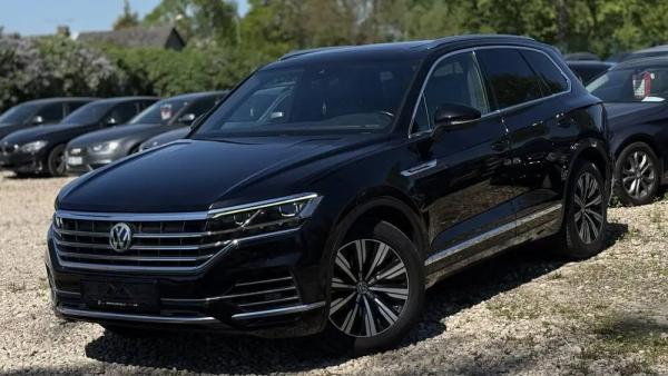 Melns Volkswagen Touareg 2019 Jelgava, ar dzinēja tilpumu 3.00 L un nobraukumu 215 tūkst. km par 32990 €, foto 2 vietnē AUTOMOTO.COM.LV