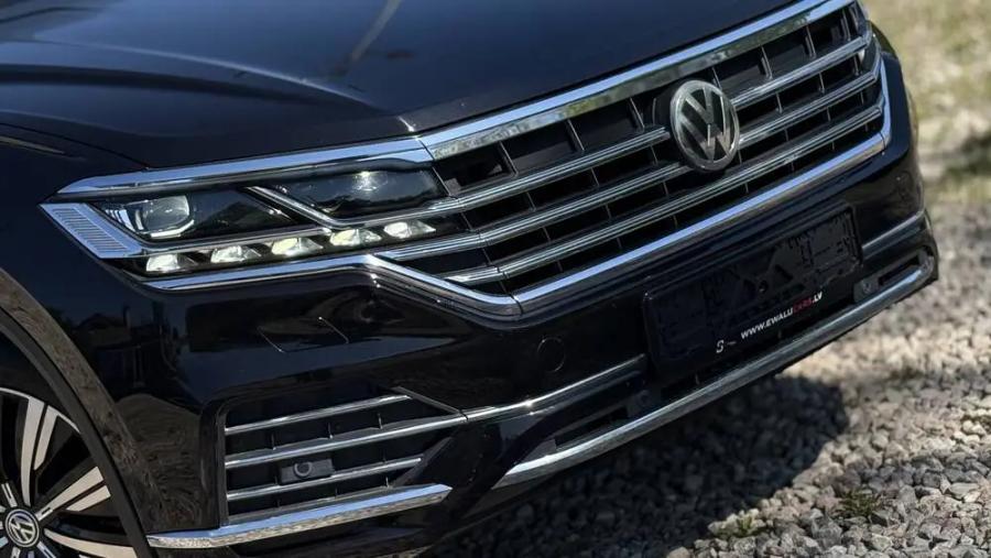 Melns Volkswagen Touareg 2019 Jelgava, ar dzinēja tilpumu 3.00 L un nobraukumu 215 tūkst. km par 32990 €, foto 6 vietnē AUTOMOTO.COM.LV