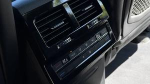Melns Volkswagen Touareg 2019 Jelgava, ar dzinēja tilpumu 3.00 L un nobraukumu 215 tūkst. km par 32990 €, foto 11 vietnē AUTOMOTO.COM.LV