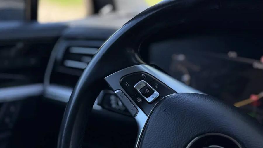 Melns Volkswagen Touareg 2019 Jelgava, ar dzinēja tilpumu 3.00 L un nobraukumu 215 tūkst. km par 32990 €, foto 27 vietnē AUTOMOTO.COM.LV