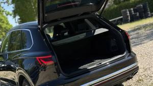 Melns Volkswagen Touareg 2019 Jelgava, ar dzinēja tilpumu 3.00 L un nobraukumu 215 tūkst. km par 32990 €, foto 32 vietnē AUTOMOTO.COM.LV