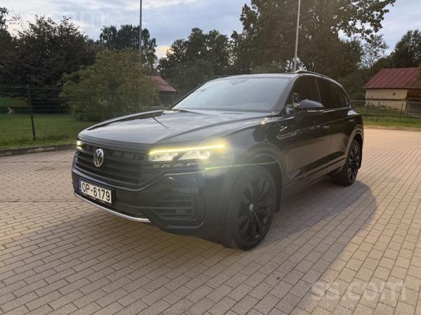 Melns Volkswagen Touareg 2019 Ogre, ar dzinēja tilpumu 3.00 L un nobraukumu 219 tūkst. km par 35450 €, foto 3 vietnē AUTOMOTO.COM.LV