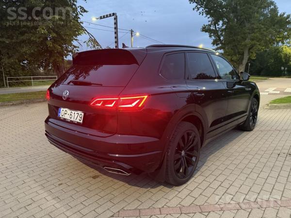 Melns Volkswagen Touareg 2019 Ogre, ar dzinēja tilpumu 3.00 L un nobraukumu 219 tūkst. km par 35450 €, foto 6 vietnē AUTOMOTO.COM.LV