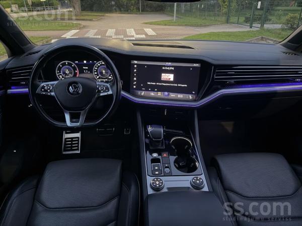 Melns Volkswagen Touareg 2019 Ogre, ar dzinēja tilpumu 3.00 L un nobraukumu 219 tūkst. km par 35450 €, foto 8 vietnē AUTOMOTO.COM.LV