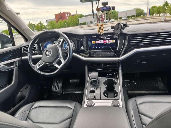 Melns Volkswagen Touareg 2019 Klaipėda, ar dzinēja tilpumu 2.97 L un nobraukumu 90 tūkst. km par 30000 €, foto 9 vietnē AUTOMOTO.COM.LV