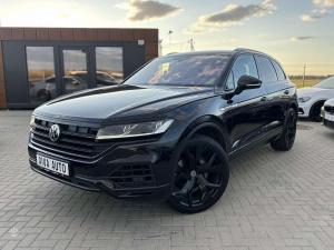 Melns Volkswagen Touareg 2019 Kauņa, ar dzinēja tilpumu 2.97 L un nobraukumu 268 tūkst. km par 28999 €, foto  vietnē AUTOMOTO.COM.LV