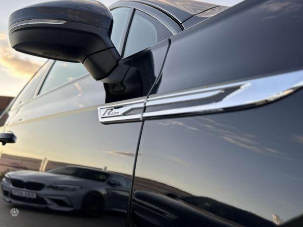 Black Volkswagen Touareg 2019 in Kaunas, with an engine capacity of 2.97 L and mileage of 268 thousand km for 28999 €, photo 10 on AUTOMOTO.COM.LV