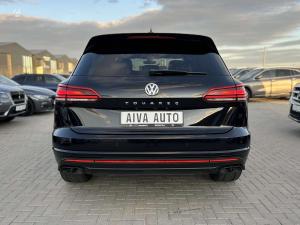 Black Volkswagen Touareg 2019 in Kaunas, with an engine capacity of 2.97 L and mileage of 268 thousand km for 28999 €, photo 15 on AUTOMOTO.COM.LV