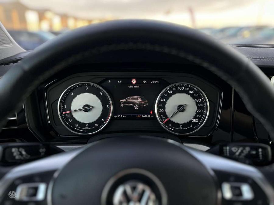 Black Volkswagen Touareg 2019 in Kaunas, with an engine capacity of 2.97 L and mileage of 268 thousand km for 28999 €, photo 21 on AUTOMOTO.COM.LV