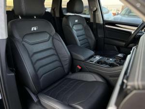 Black Volkswagen Touareg 2019 in Kaunas, with an engine capacity of 2.97 L and mileage of 268 thousand km for 28999 €, photo 33 on AUTOMOTO.COM.LV