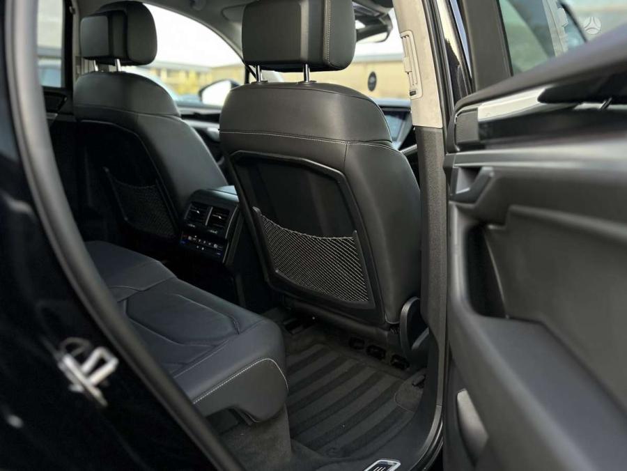Black Volkswagen Touareg 2019 in Kaunas, with an engine capacity of 2.97 L and mileage of 268 thousand km for 28999 €, photo 36 on AUTOMOTO.COM.LV