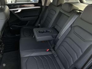 Black Volkswagen Touareg 2019 in Kaunas, with an engine capacity of 2.97 L and mileage of 268 thousand km for 28999 €, photo 39 on AUTOMOTO.COM.LV