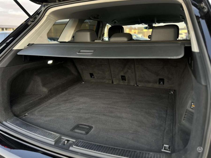 Black Volkswagen Touareg 2019 in Kaunas, with an engine capacity of 2.97 L and mileage of 268 thousand km for 28999 €, photo 41 on AUTOMOTO.COM.LV
