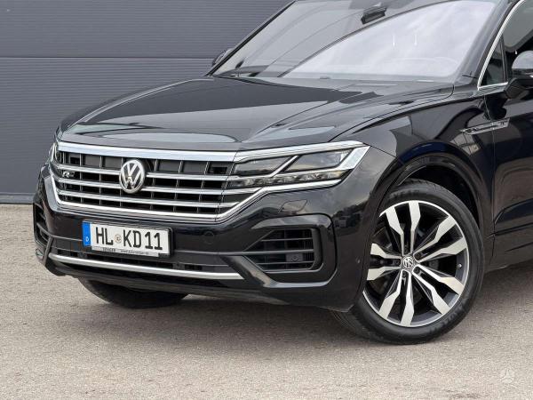 Volkswagen Touareg 2019 Jonava vietnē Melns Volkswagen Touareg 2019 Jonava, ar dzinēja tilpumu 2.97 L un nobraukumu 260 tūkst. km par 31900 €, foto 4 vietnē AUTOMOTO.COM.LV