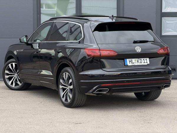 Volkswagen Touareg 2019 Jonava vietnē Melns Volkswagen Touareg 2019 Jonava, ar dzinēja tilpumu 2.97 L un nobraukumu 260 tūkst. km par 31900 €, foto 6 vietnē AUTOMOTO.COM.LV