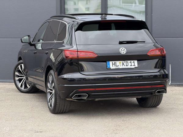 Volkswagen Touareg 2019 Jonava vietnē Melns Volkswagen Touareg 2019 Jonava, ar dzinēja tilpumu 2.97 L un nobraukumu 260 tūkst. km par 31900 €, foto 7 vietnē AUTOMOTO.COM.LV