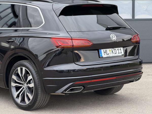 Volkswagen Touareg 2019 Jonava vietnē Melns Volkswagen Touareg 2019 Jonava, ar dzinēja tilpumu 2.97 L un nobraukumu 260 tūkst. km par 31900 €, foto 8 vietnē AUTOMOTO.COM.LV