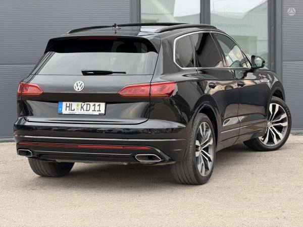 Volkswagen Touareg 2019 Jonava vietnē Melns Volkswagen Touareg 2019 Jonava, ar dzinēja tilpumu 2.97 L un nobraukumu 260 tūkst. km par 31900 €, foto 11 vietnē AUTOMOTO.COM.LV