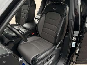 Black Volkswagen Touareg 2019 in Jonava, with an engine capacity of 2.97 L and mileage of 260 thousand km for 31900 €, photo 20 on AUTOMOTO.COM.LV