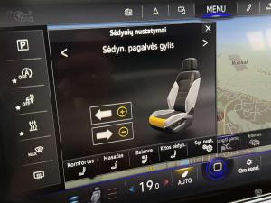 Black Volkswagen Touareg 2019 in Jonava, with an engine capacity of 2.97 L and mileage of 260 thousand km for 31900 €, photo 29 on AUTOMOTO.COM.LV