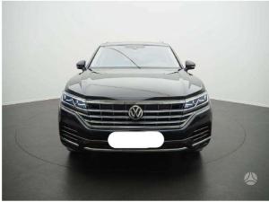 Melns Volkswagen Touareg 2019 Viļņa, ar dzinēja tilpumu 2.97 L un nobraukumu 200 tūkst. km par 26000 €, foto  vietnē AUTOMOTO.COM.LV