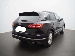 Black Volkswagen Touareg 2019 in Vilnius, with an engine capacity of 2.97 L and mileage of 200 thousand km for 26000 €, photo 4 on AUTOMOTO.COM.LV