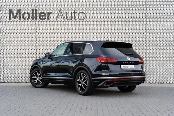 Melns Volkswagen Touareg 2019 Mārupe, ar dzinēja tilpumu 3.00 L un nobraukumu 91 tūkst. km par 40950 €, foto 4 vietnē AUTOMOTO.COM.LV