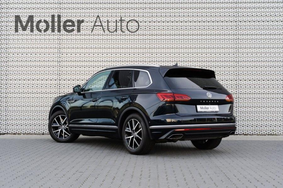 Melns Volkswagen Touareg 2019 Mārupe, ar dzinēja tilpumu 3.00 L un nobraukumu 91 tūkst. km par 40950 €, foto 4 vietnē AUTOMOTO.COM.LV