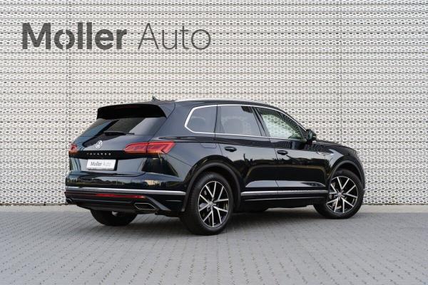 Melns Volkswagen Touareg 2019 Mārupe, ar dzinēja tilpumu 3.00 L un nobraukumu 91 tūkst. km par 40950 €, foto 5 vietnē AUTOMOTO.COM.LV