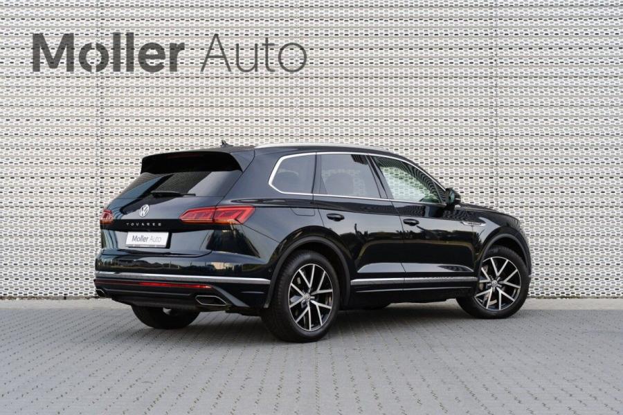 Melns Volkswagen Touareg 2019 Mārupe, ar dzinēja tilpumu 3.00 L un nobraukumu 91 tūkst. km par 40950 €, foto 5 vietnē AUTOMOTO.COM.LV