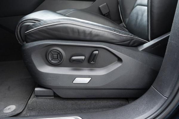Melns Volkswagen Touareg 2019 Mārupe, ar dzinēja tilpumu 3.00 L un nobraukumu 91 tūkst. km par 40950 €, foto 8 vietnē AUTOMOTO.COM.LV