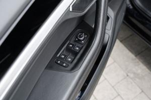 Melns Volkswagen Touareg 2019 Mārupe, ar dzinēja tilpumu 3.00 L un nobraukumu 91 tūkst. km par 40950 €, foto 10 vietnē AUTOMOTO.COM.LV