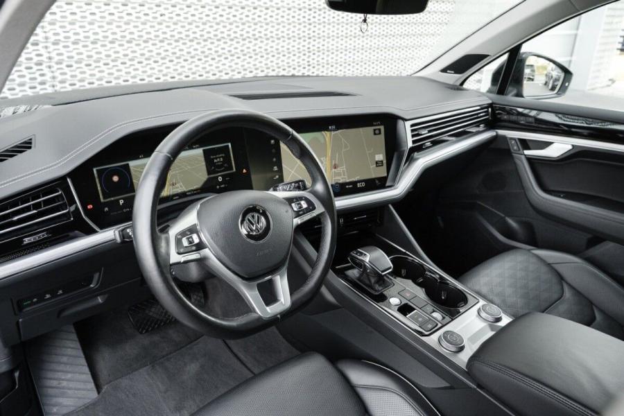 Melns Volkswagen Touareg 2019 Mārupe, ar dzinēja tilpumu 3.00 L un nobraukumu 91 tūkst. km par 40950 €, foto 14 vietnē AUTOMOTO.COM.LV