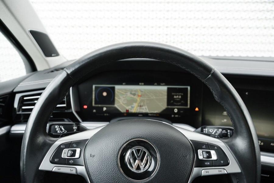 Melns Volkswagen Touareg 2019 Mārupe, ar dzinēja tilpumu 3.00 L un nobraukumu 91 tūkst. km par 40950 €, foto 15 vietnē AUTOMOTO.COM.LV