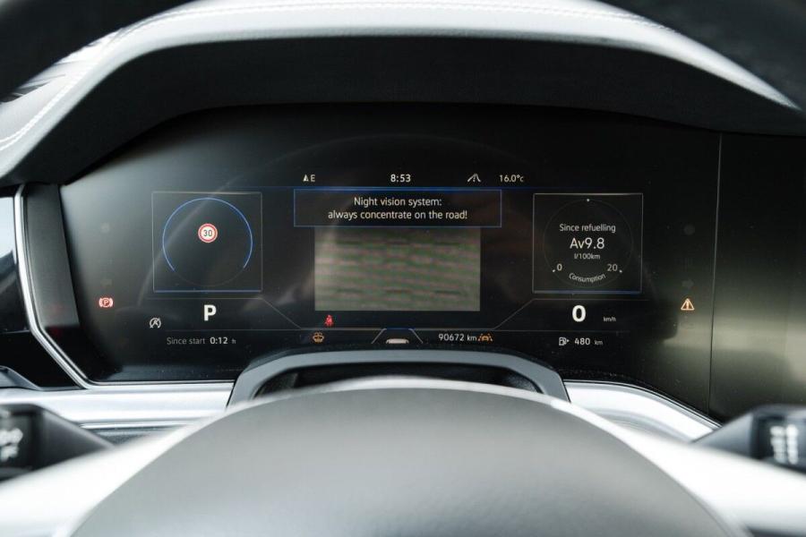 Melns Volkswagen Touareg 2019 Mārupe, ar dzinēja tilpumu 3.00 L un nobraukumu 91 tūkst. km par 40950 €, foto 19 vietnē AUTOMOTO.COM.LV